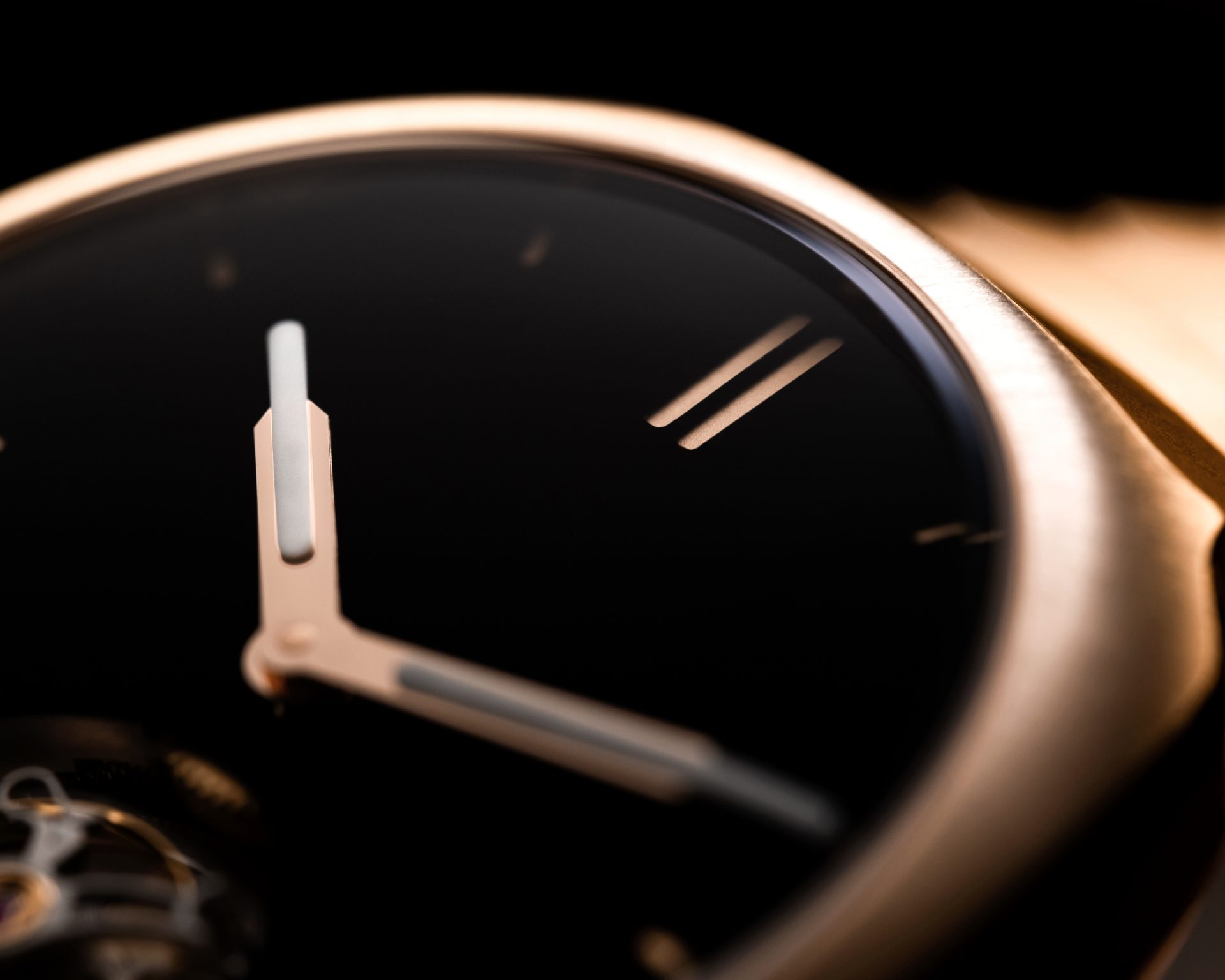 H. Moser & Cie. Makes £109,000 Streamliner In Red Gold