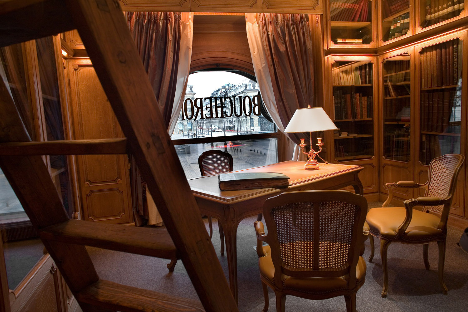 GREATEST SHOWROOMS: Boucheron, Paris, France