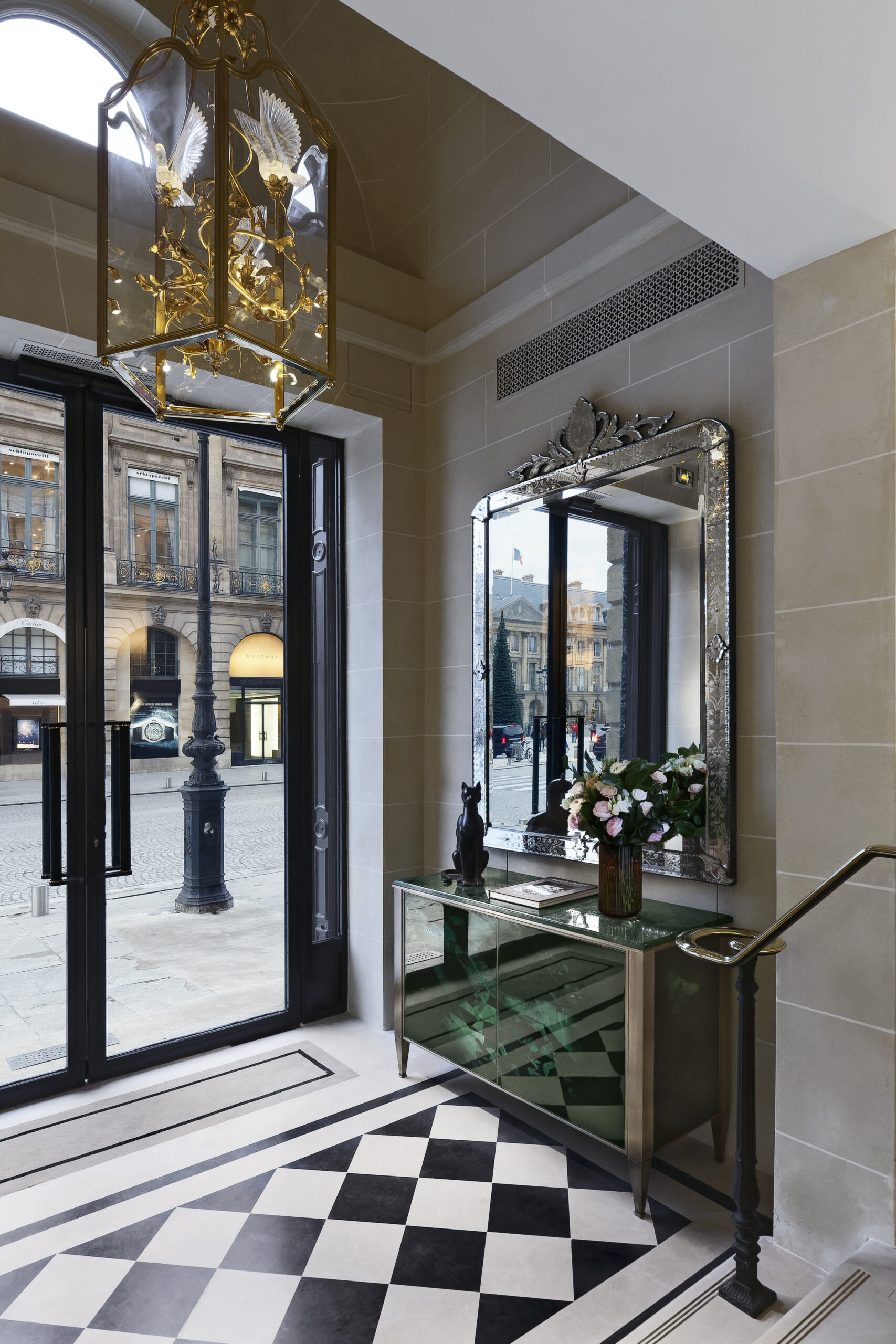 GREATEST SHOWROOMS: Boucheron, Paris, France