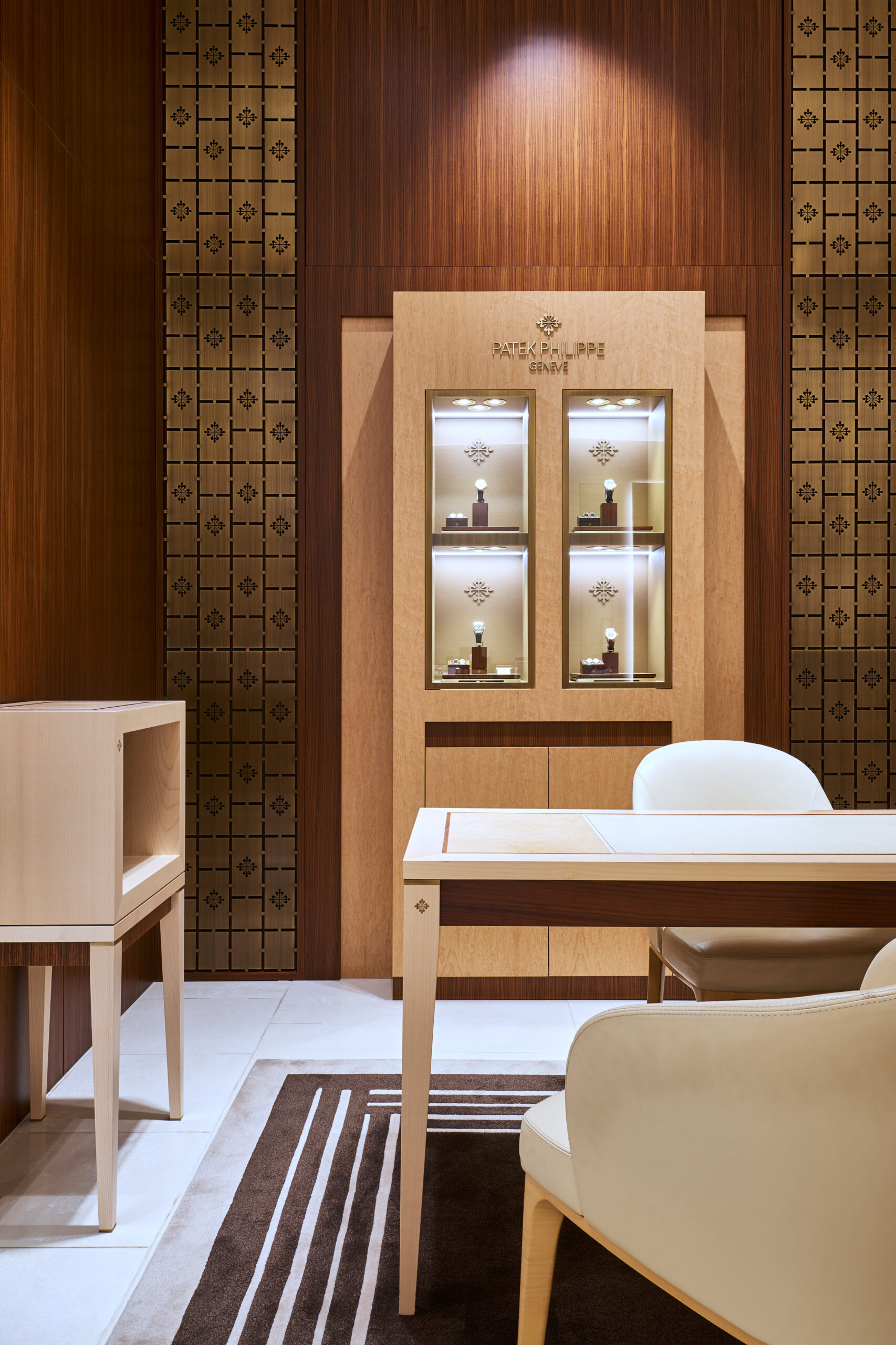 GREATEST SHOWROOMS: Razny Jewelers, Chicago, USA